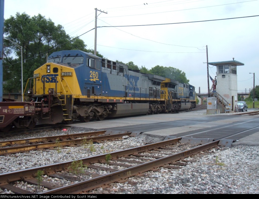 CSX 658 & 260
